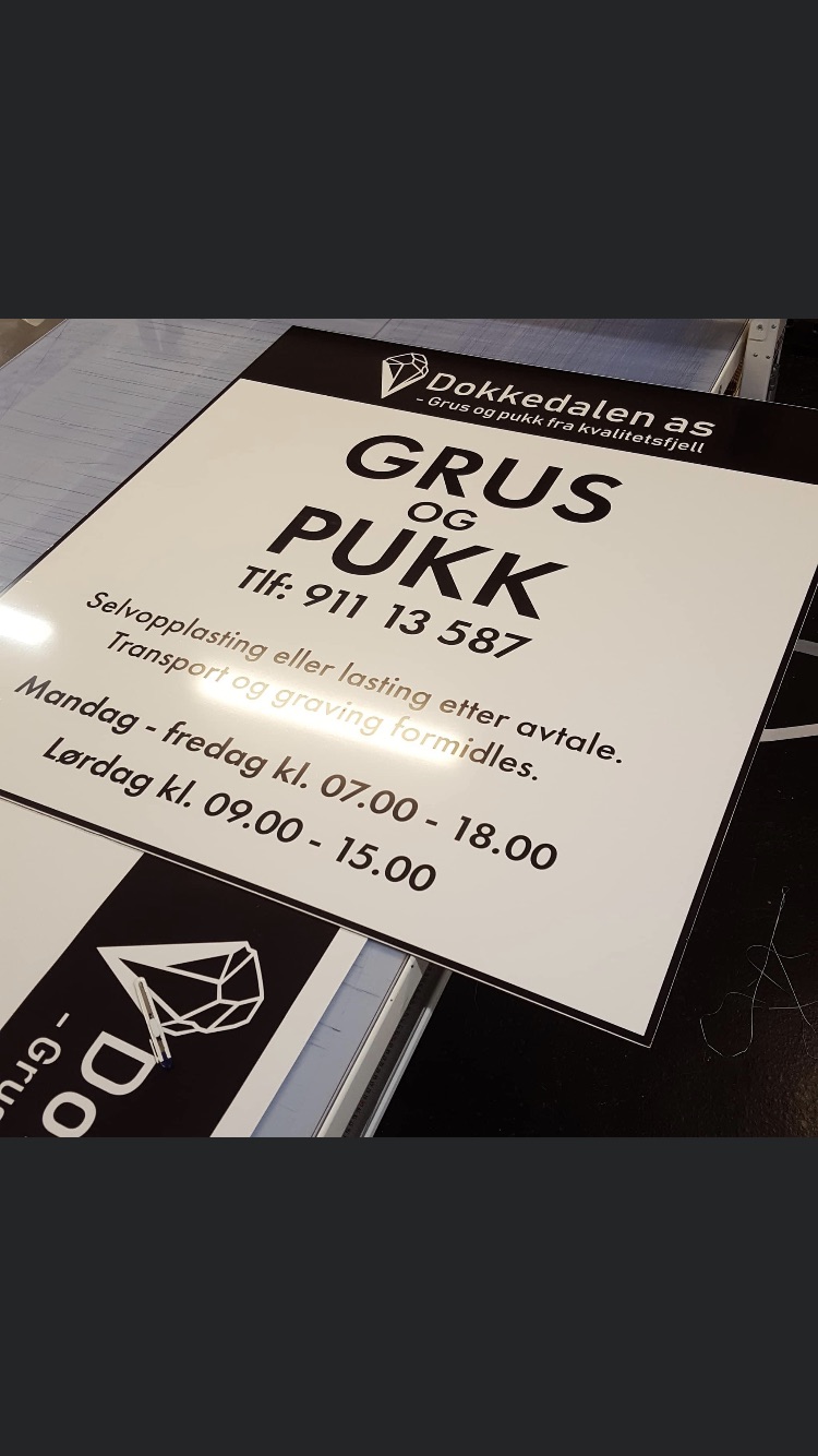 Skilt / plakater / bannere || produkter fra Land Trykkeri AS