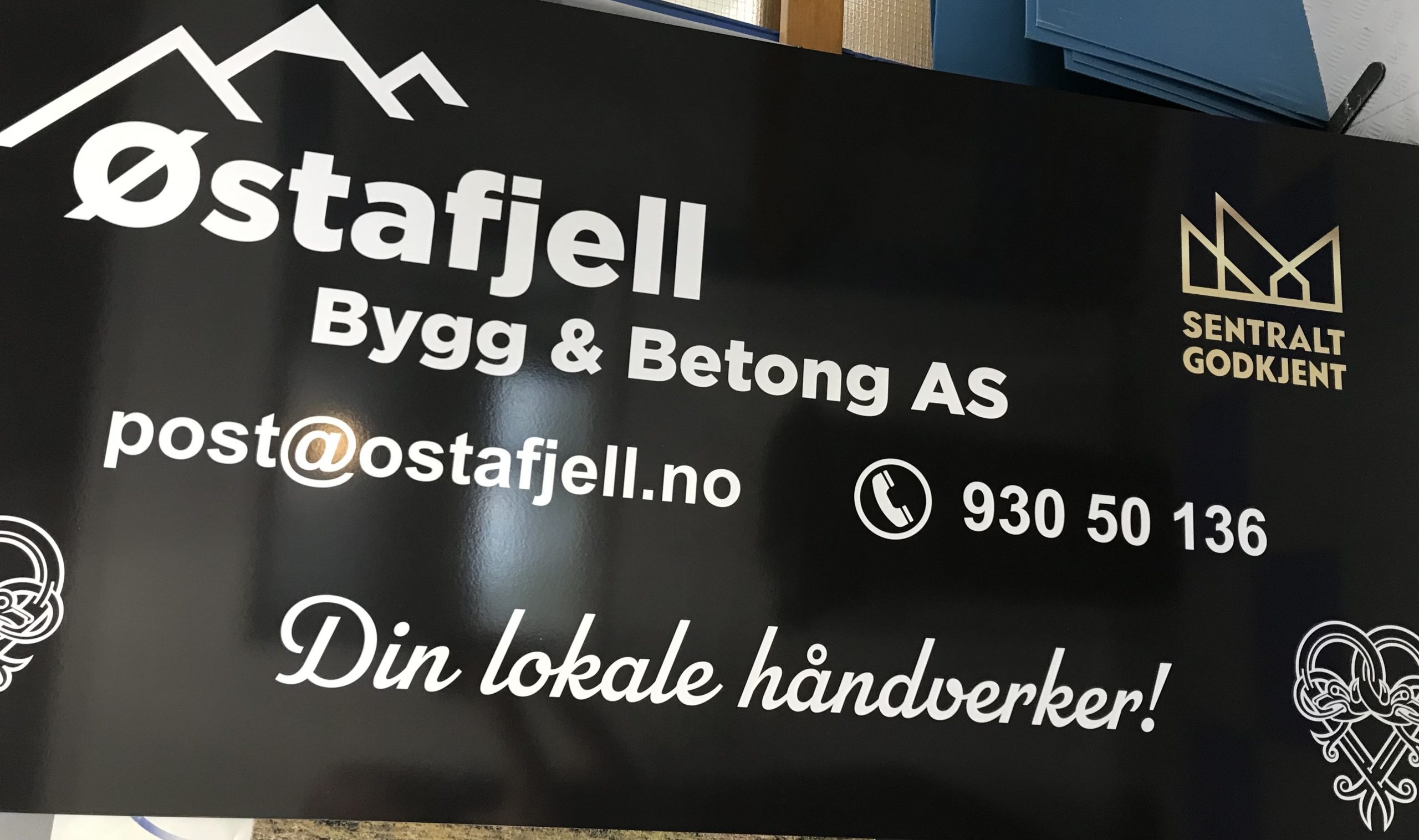 Skilt / plakater / bannere || produkter fra Land Trykkeri AS